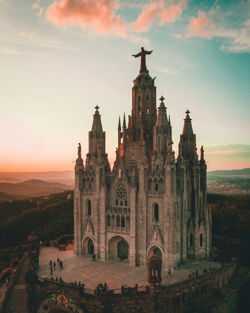 Weather Barcelona June: Temperatures, Sea & Tourist Guide